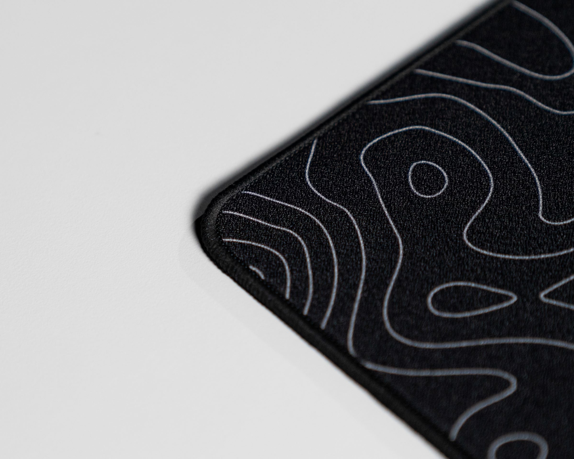 BLACKICE Large Mousepad (50 x 45 cm) – Higround